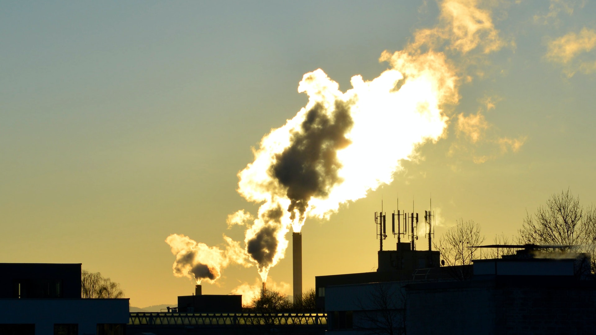 Technology breakthrough transforms flaring gas to clean hydrogen ...